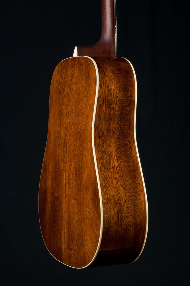 Martin D-18 Custom Sinker Mahogany and Adirondack Spruce Ambertone ...