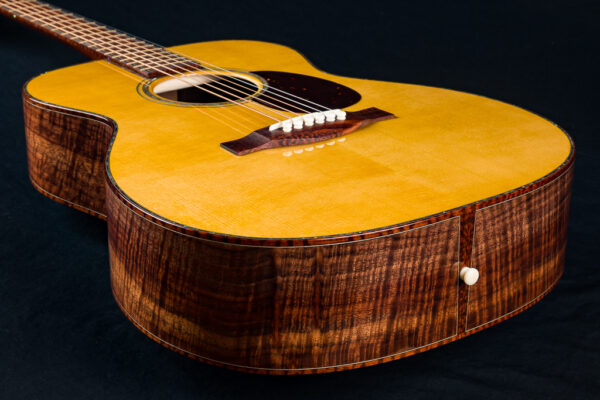 Santa Cruz OM-42 Custom Premium Figured Walnut and Old Growth ...