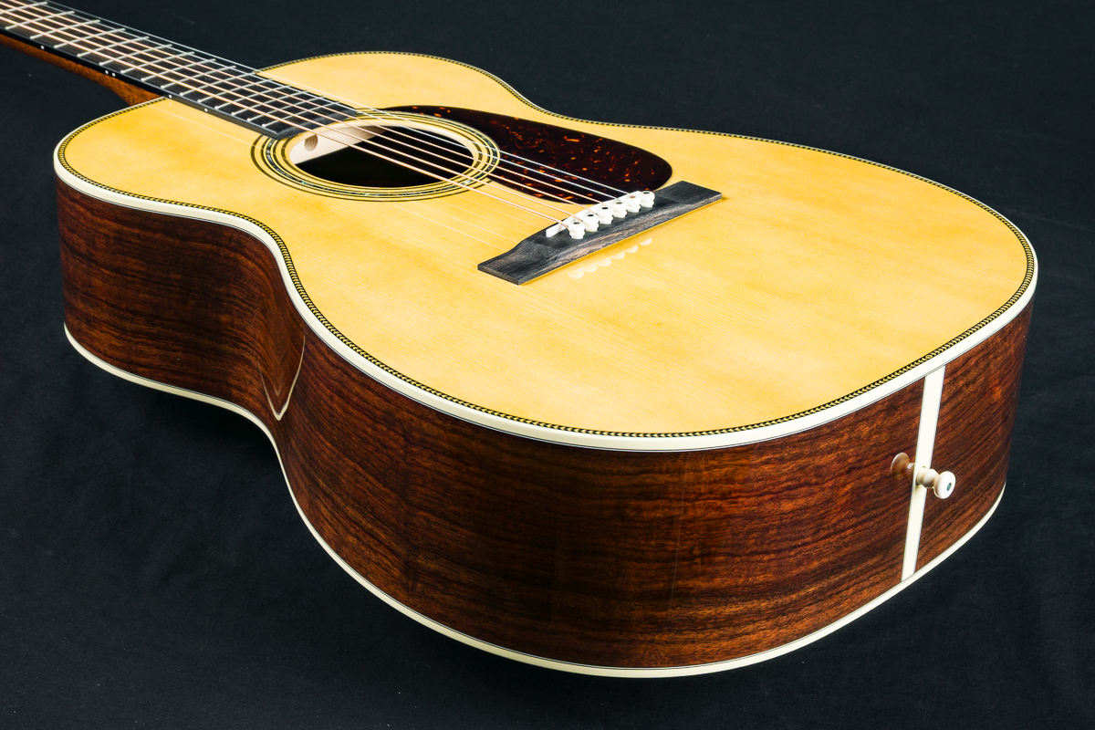 Martin 00-28 14-Fret Deep Body Custom Premium Wild Grain Indian ...
