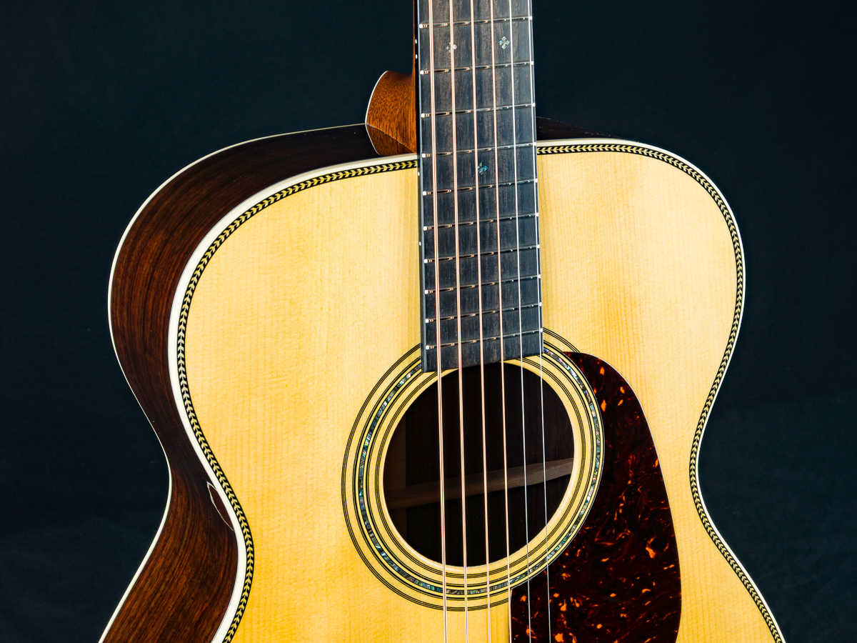 Martin 00-28 14-Fret Deep Body Custom Premium Wild Grain Indian ...